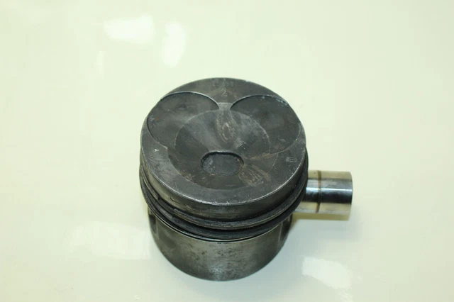MERCEDES BENZ W114 W115/8 W123 T1 Piston 90,885/91V3 EUR 52,18 ...