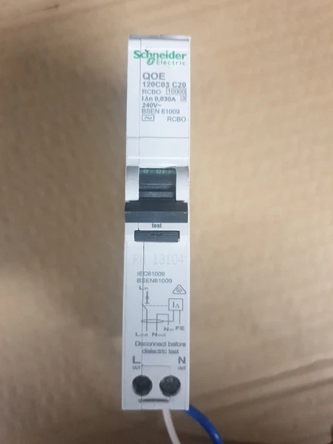 SCHNEIDER 20 AMP CURVE C 10kA 30mA RCBO TYPE AC QOE120C03 £24.99 - PicClick UK