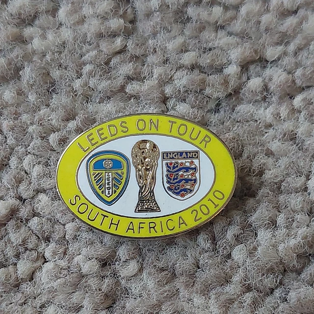 LEEDS UNITED ON Tour South Africa 2010 Pin Badge (Ref #39) £5.44 ...