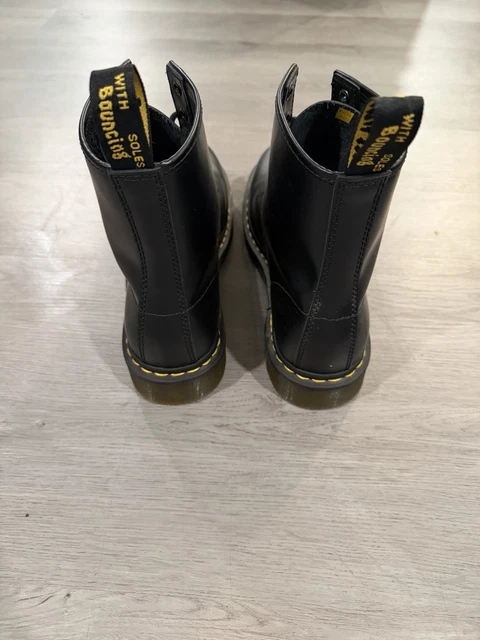 DR MARTENS AW004 Black Mens Combat Boots Size US 11M Doc Martins ...