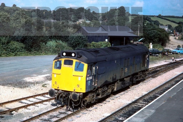 35MM SLIDE BR British Rail Diesel Loco Class 25 25223 Par 1977 Original ...