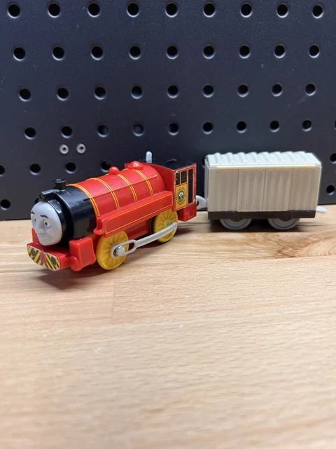 THOMAS & FRIENDS Trackmaster Motorized Train Victor & Cargo Car Lot ...