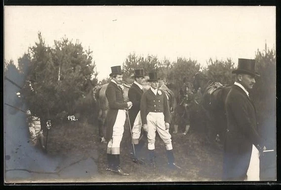 AK PRINZ AUGUST Wilhelm von Preußen in Frack u. Zylinder bei einer ...