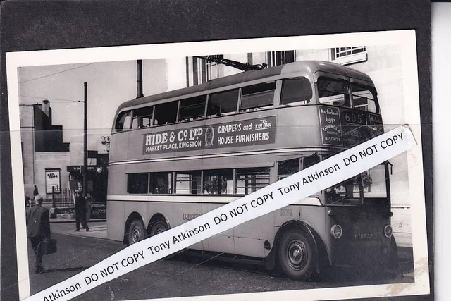 LONDON TRANSPORT - Q1 Type Trolley Bus No. 1832 @ Wimbledon - Photo ...