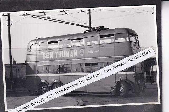 LONDON TRANSPORT - E2 Type Trolley Bus No. 604 @ Terminus - Photo ...
