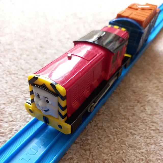 TOMY TRACKMASTER THOMAS & friends train TALKING SALTY & MOTORISED ...