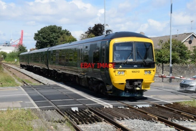 PHOTO CLASS 166 Network Express Turbo 3-Car Dmu No 166 212 At Avonmouth ...