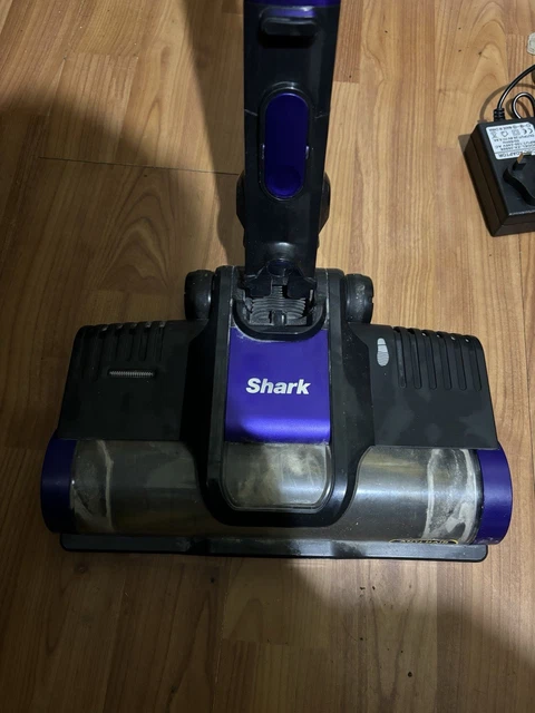 SHARK CORDLESS IZ202UK Vacuum Cleaner Anti Hair Wrap & FlexologyStick £ ...