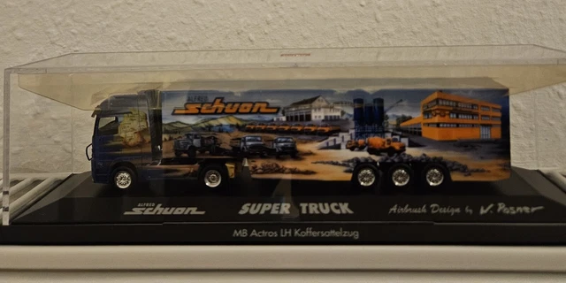 HERPA 120210 MERCEDS-BENZ Actros LH Koffer-SZ "SCHUON" in PC-Vitrine ...