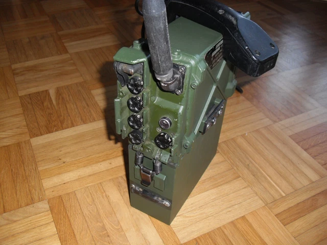 MILITÄRFUNKGERÄT AMATEURFUNK CLANSMAN PRC-351 mit Accu, Antenne und ...