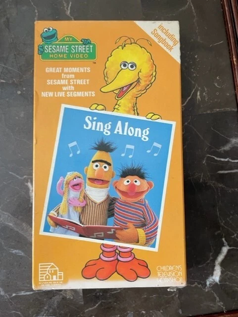 GREAT MOMENTS FROM Sesame Street Sing Along (VHS) (No Song Book) £4.05 ...