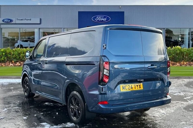 FORD TRANSIT CUSTOM 300 Limited AUTO L1 SWB FWD 2.0 EcoBlue 136ps Low ...