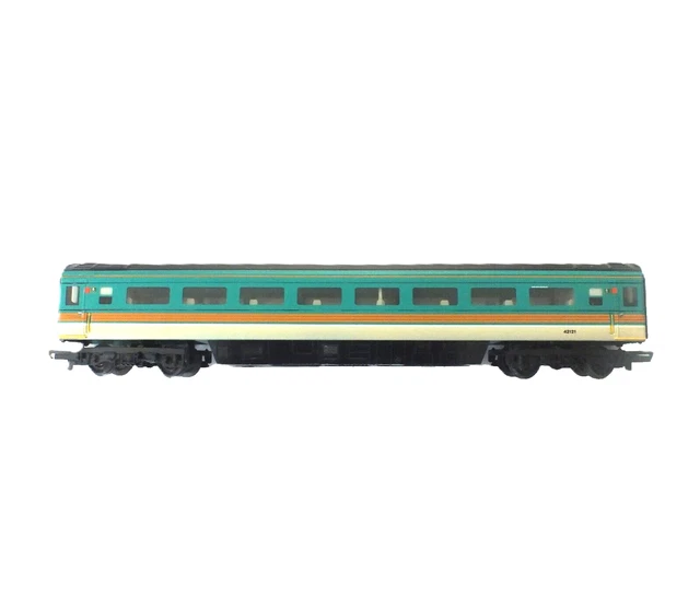 NEAR MINT HORNBY R2046 BR Mk3 TS coach 42121 with early MML styling £24.50 - PicClick UK