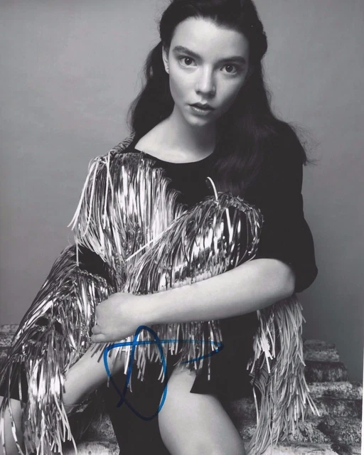 ACTRESS ANYA TAYLOR-JOY Signed 8X10 Photo D W/Coa The Witch Morgan ...