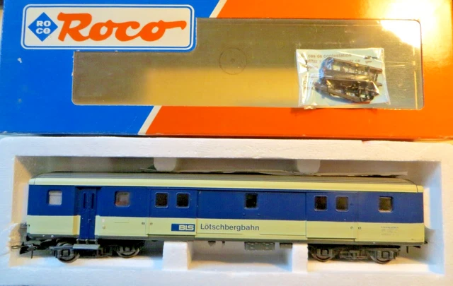 ROCO 44476 H0 Baggage Car Of BLS Lötschbergbahn With Accessories Set ...
