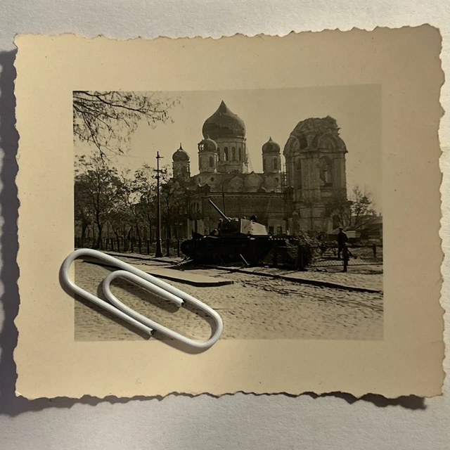 RUSSISCHER PANZER VOR zerstörter Kirche in Rostow Russland Original ...
