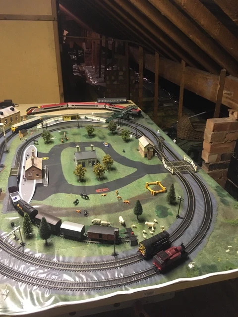 HORNBY TRAIN SET Pendalino map (Nearly Complete) EUR 350,79 - PicClick IT