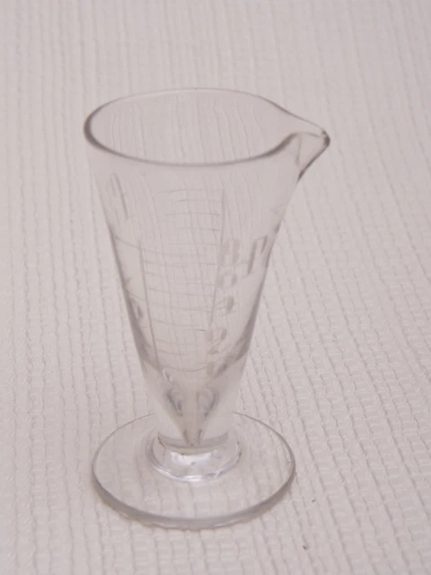 VINTAGE CHEMISTRY APOTHECARY Lab Glass Beaker with Spout Hand Etched ...