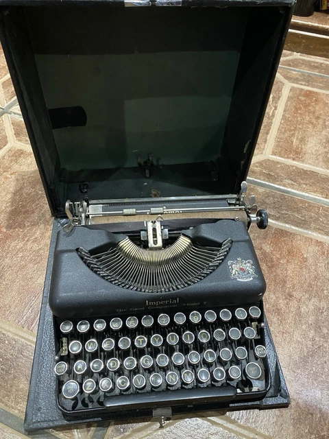VINTAGE IMPERIAL THE Good Companion Model T Typewriter In Case £45.00 ...
