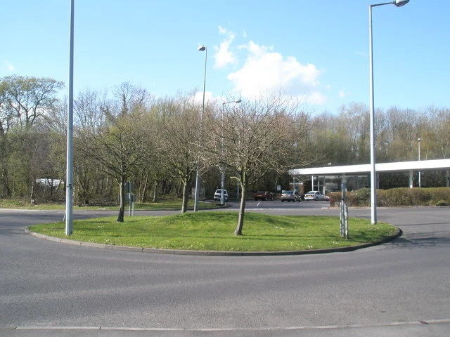 PHOTO 6X4 ASDA filling station mini-roundabout Havant c2008 £1.80 ...