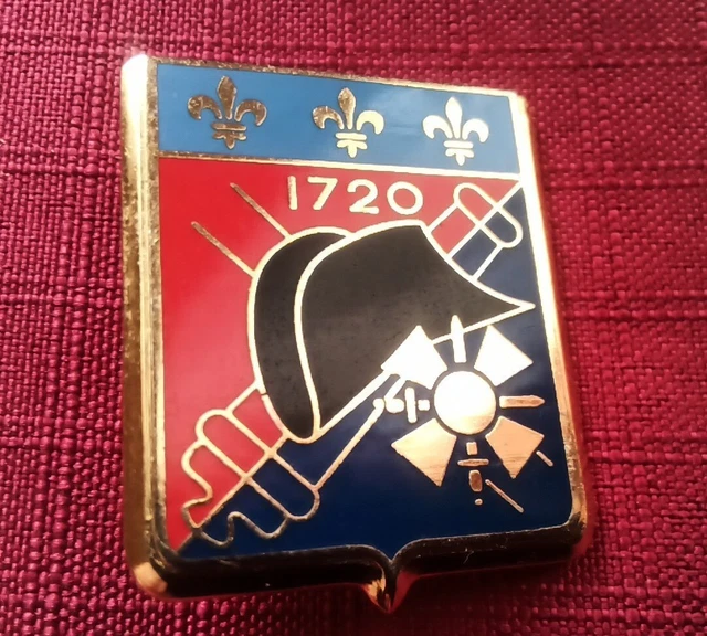 ARTHUS BERTRAND BADGE 4th Artillery Regiment Military Badges for... £6. ...
