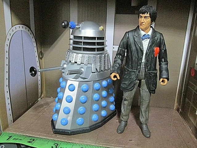 DOCTOR WHO CLASSIC 2nd Doctor DALEK action figures WAR GAMES / POWER £ ...