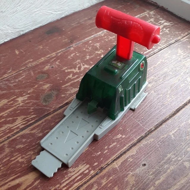 MATTEL HOT WHEELS Launch Ramp/Shooting from McDonald's Happy Meal 2001 ...