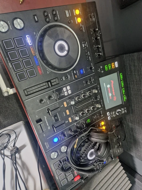 PIONEER DJ (XDJ-RX2) All-in-One DJ System with swanflight case. £362.00 ...