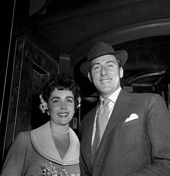 THE WEDDING OF film stars Michael Wilding and Elizabeth Taylor 1950s ...