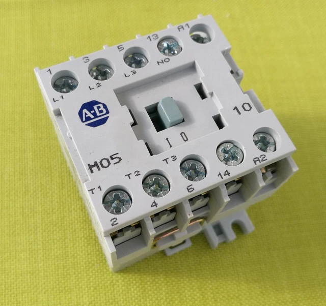 AB ALLEN BRADLEY 100-M05N*3, Schütz Relais auf Schiene, 3 Phasen EUR 17 ...