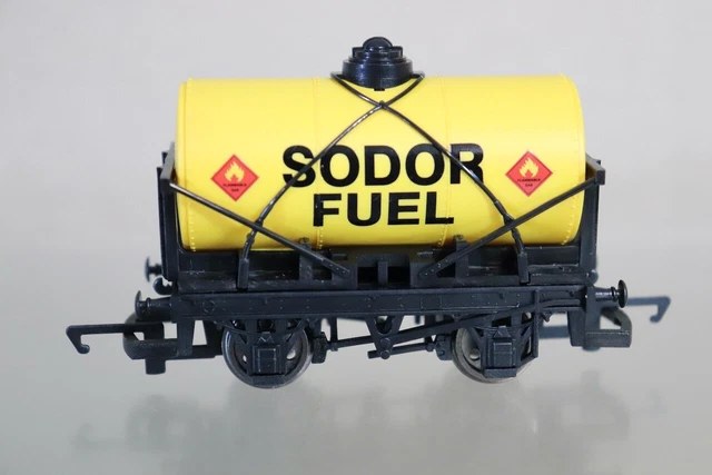HORNBY R9055 THOMAS & FRIENDS SODOR FUEL TANK WAGON BOXED od £28.50 ...