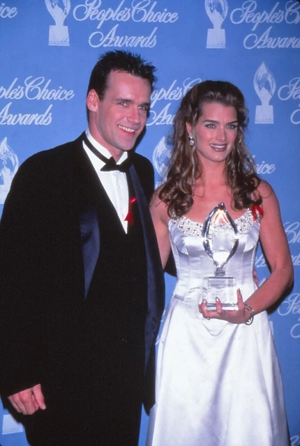 DIA BROOKE SHIELDS e David James Elliott 1997 KB formato Fotografo P11 ...