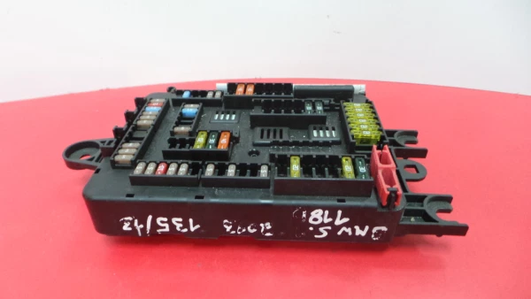 6114 V8 BOÎTE à fusibles sam pour BMW 1 (F21) 3P 2011 926111103 EUR 196,80 - PicClick FR