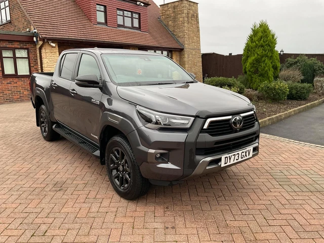 2023 73 REG Toyota Hilux 2.8 D-4D Invincible X Double Cab Pickup Auto £ ...