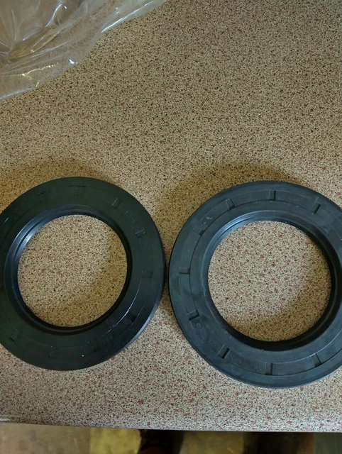 DAVID BROWN TRACTOR VAK1/1A/Vineyard Cropmaster Rear Axle Seals £25.00 ...