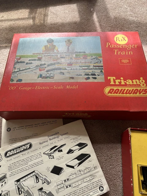 TRI-ANG RAILWAYS R1X Passenger Train Set In Box OO GAUGE £45.00 ...
