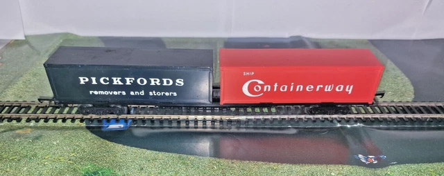 HORNBY R634 FREIGHTLINER, Containerway & Pickfords Wagon £13.99 ...