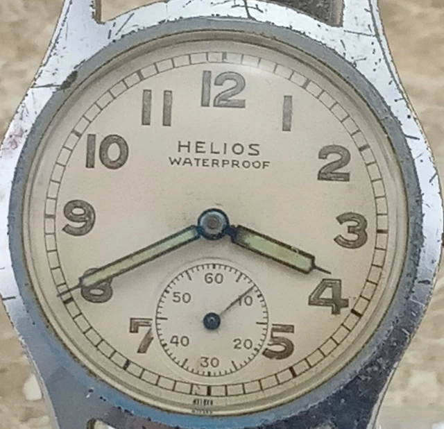 WW2 STEEL HELIOS 15 bijoux cal. P300 montre-bracelet militaire ...