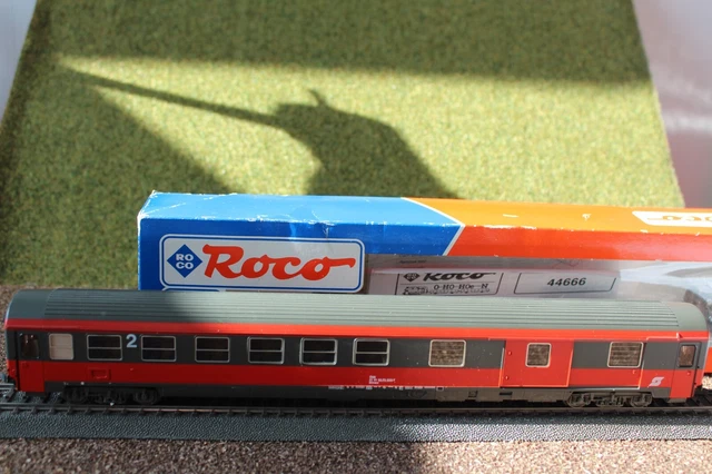ROCO H0 44648 Schnellzugwagen mit Gepäckabteil der ÖBB, wenig bespielt ...