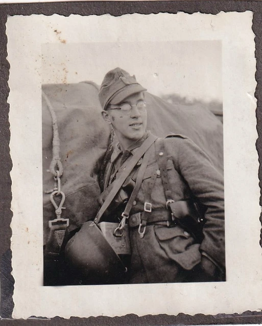 FOTO AUF PAPPE - Soldat mit Feldmütze und Ausrüstung - 2.WK EUR 5,99 ...