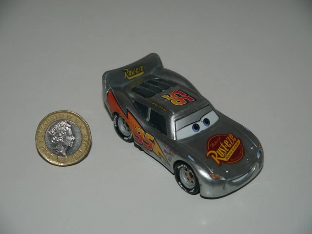 DISNEY PIXAR CARS RUST-EZE LIGHTNING MCQUEEN #95 Die-cast 1:55 Mattel ...