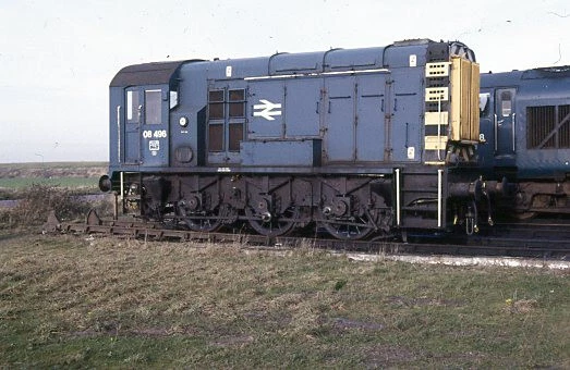 ORIGINAL COLOUR SLIDE of 08496 BR class 08 diesel shunter loco £2.25 ...
