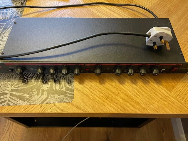 RACK MOUNTED STUDIO 2 channel Behringer studio gate - Full working ...