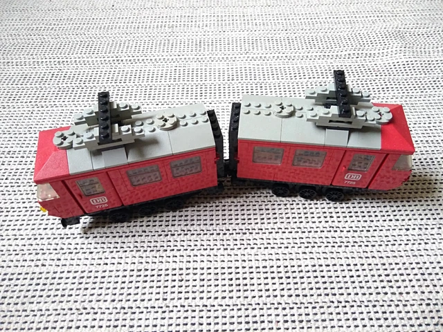 LEGO 7725 EISENBAHN 12 V Zug Schienenbus Lok mit Motor + Anhänge EUR 90 ...