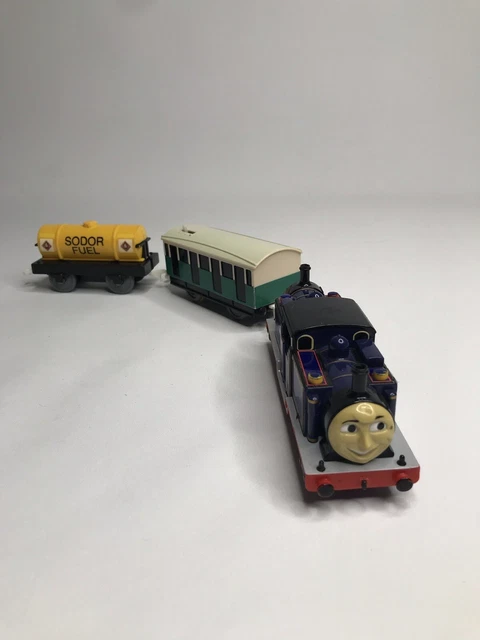 TOMY 2005 TRACKMASTER Thomas & Friends motorised Train MIGHTY MAC £19. ...