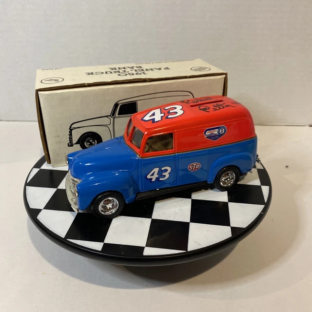RICHARD PETTY #43 Nascar-1950 Chevy Panel Truck Coin Bank-Ertl 1:25 ...