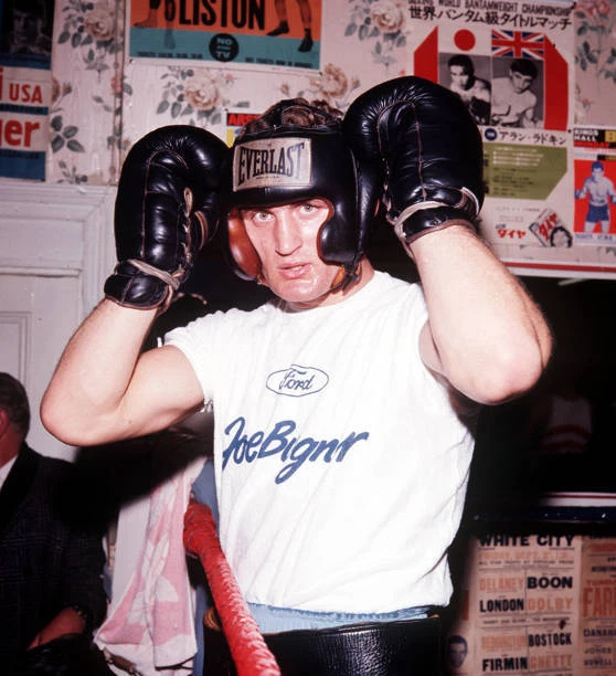 BOXER JOE BUGNER Poses For The Camera During Training At The C- 1970 ...
