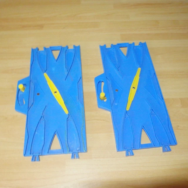 TOMY TRACKMASTER THOMAS The Tank Engine Box Junction Blue Track 2x ...