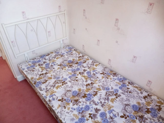 SINGLE BED FRAME and white metal head board £5.92 - PicClick UK