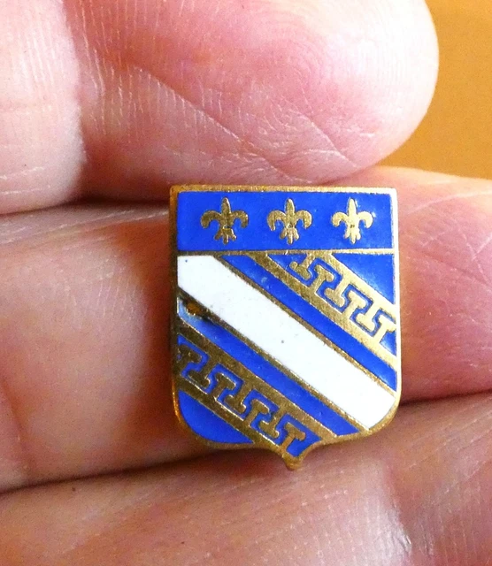 ANCIEN BROCHE BLASON drapeau écusson insigne armoiries Ville de TROYES ...